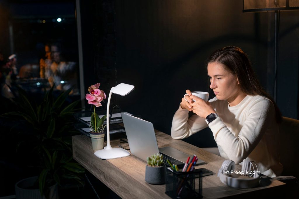 Cara Menghitung Lembur Karyawan Terbaru dan Contohnya - Aplikasi ...