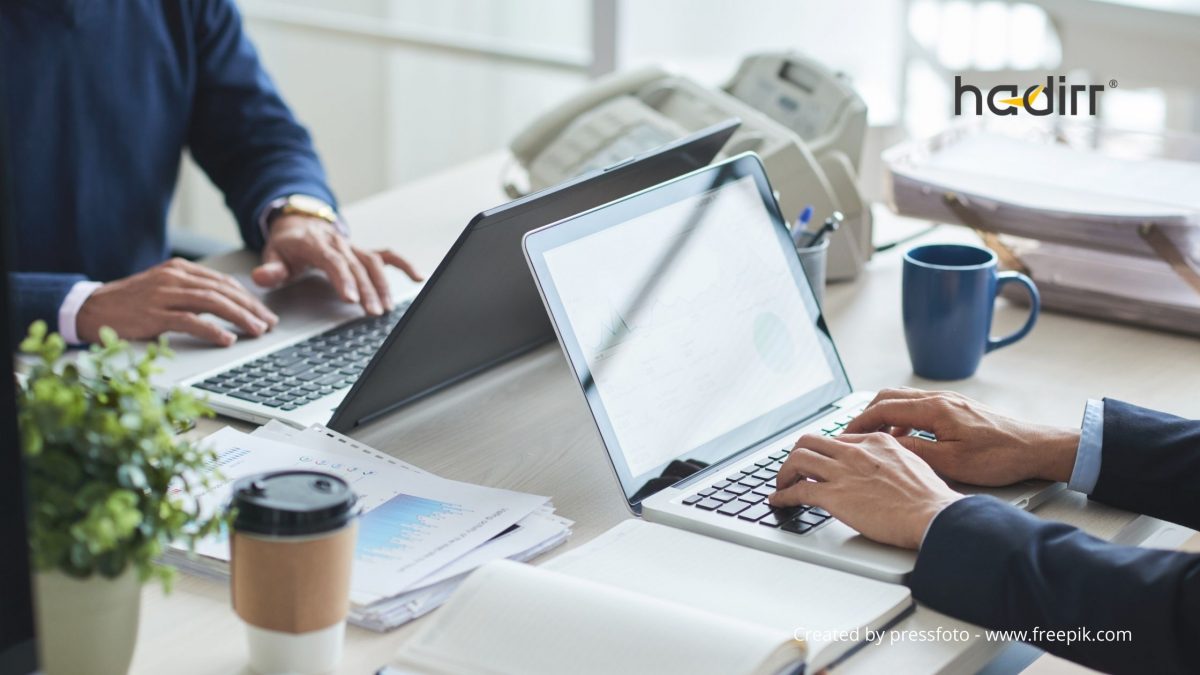 Peraturan Jam Kerja Karyawan Menurut UU Cipta Kerja - Aplikasi Absensi ...