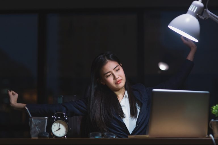 Panduan Lengkap: Cara Hitung Lembur per Jam Menurut UU Cipta Kerja ...